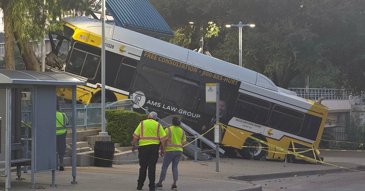 5 injured, including driver after DART bus crashes near light rail ...