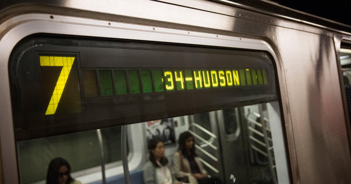 7 train delayed in Manhattan after person struck by train, MTA says ...