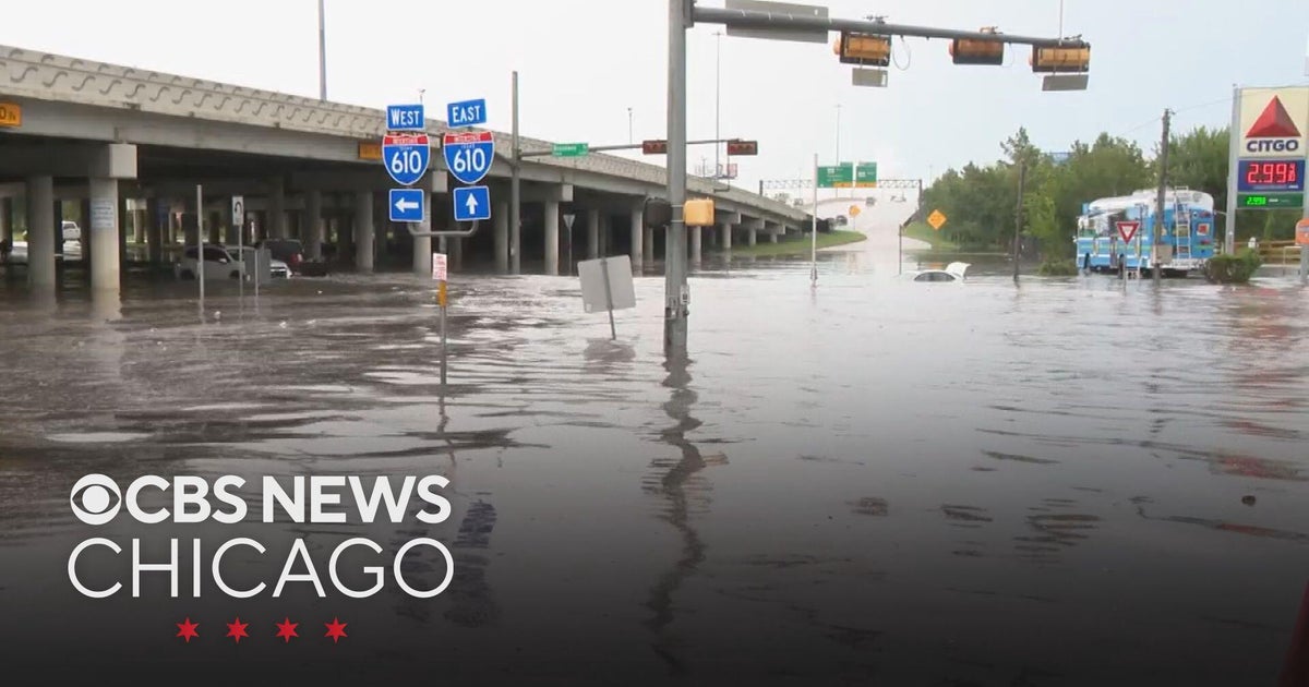 Houston flash flooding strands drivers, floods homes - CBS Chicago