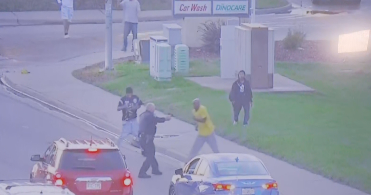 Aurora police chief calls deadly police shooting "tragic," says officer ...