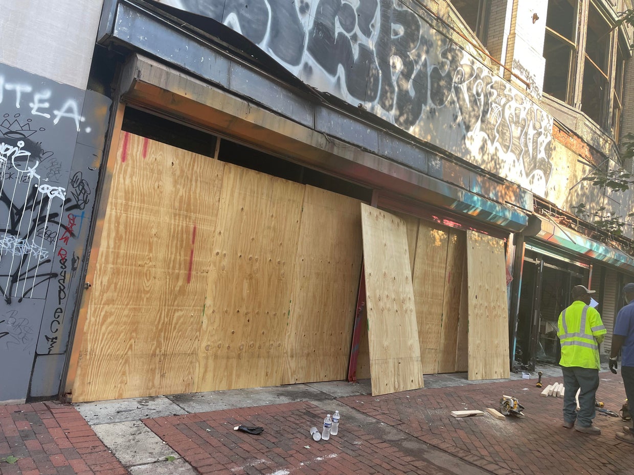 Concerns over vacant buildings arise after Five-alarm fire in downtown ...