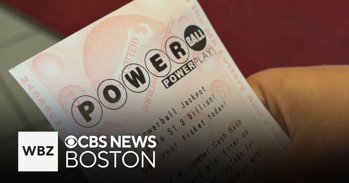 People rush out to buy Powerball tickets ahead of Wednesday's historic ...