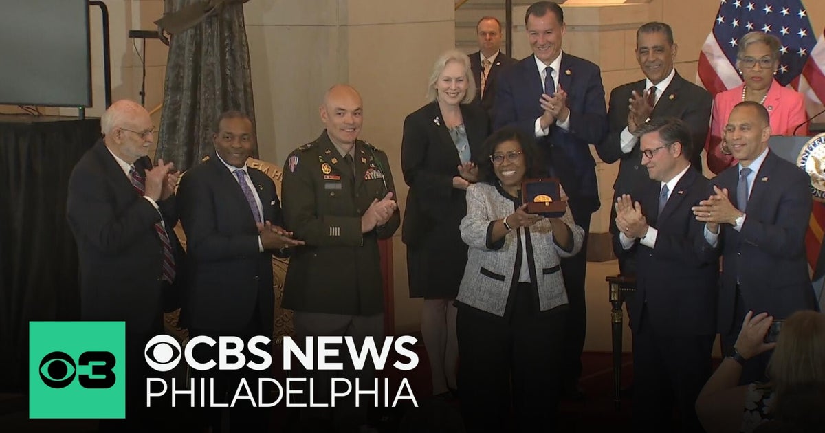 Congress honors WWI regiment "Harlem Hellfighters" with Congressional ...