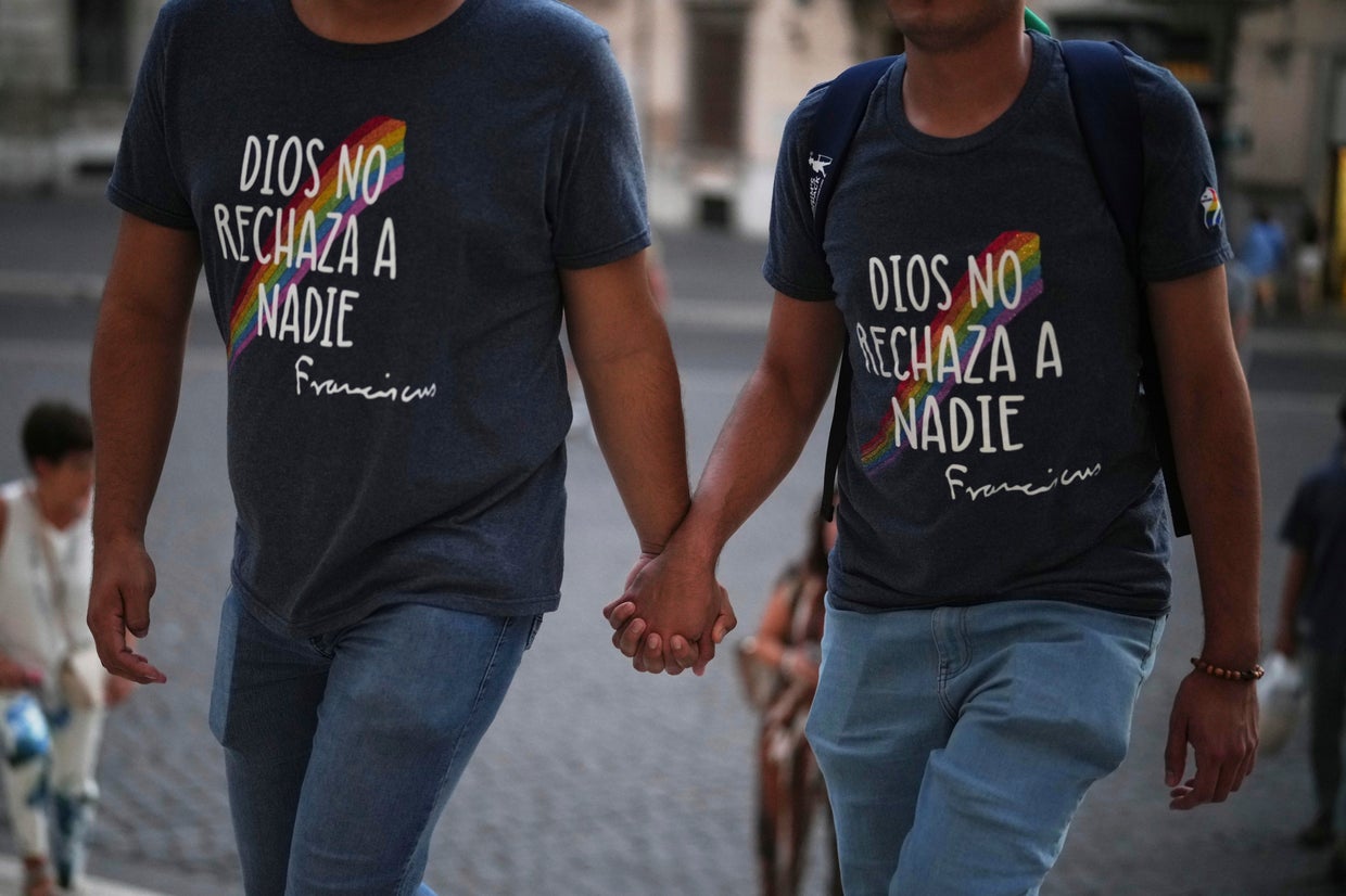LGBTQ+ Catholics make Holy Year pilgrimage to Rome, acknowledging new ...