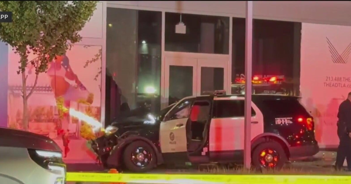 2 LAPD officers injured after pursuit ends in crash in downtown Los Angeles - CBS Los Angeles