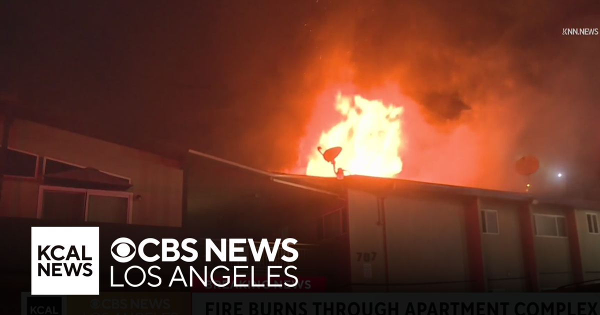 Fire burns through Pomona apartment complex - CBS Los Angeles