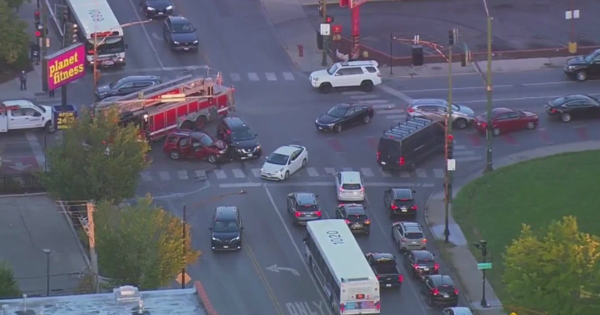 Crash causing delays off Kennedy Expressway on Chicago's Northwest Side ...