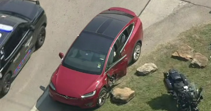 Officer injured in crash during procession for late Hurst police chief ...