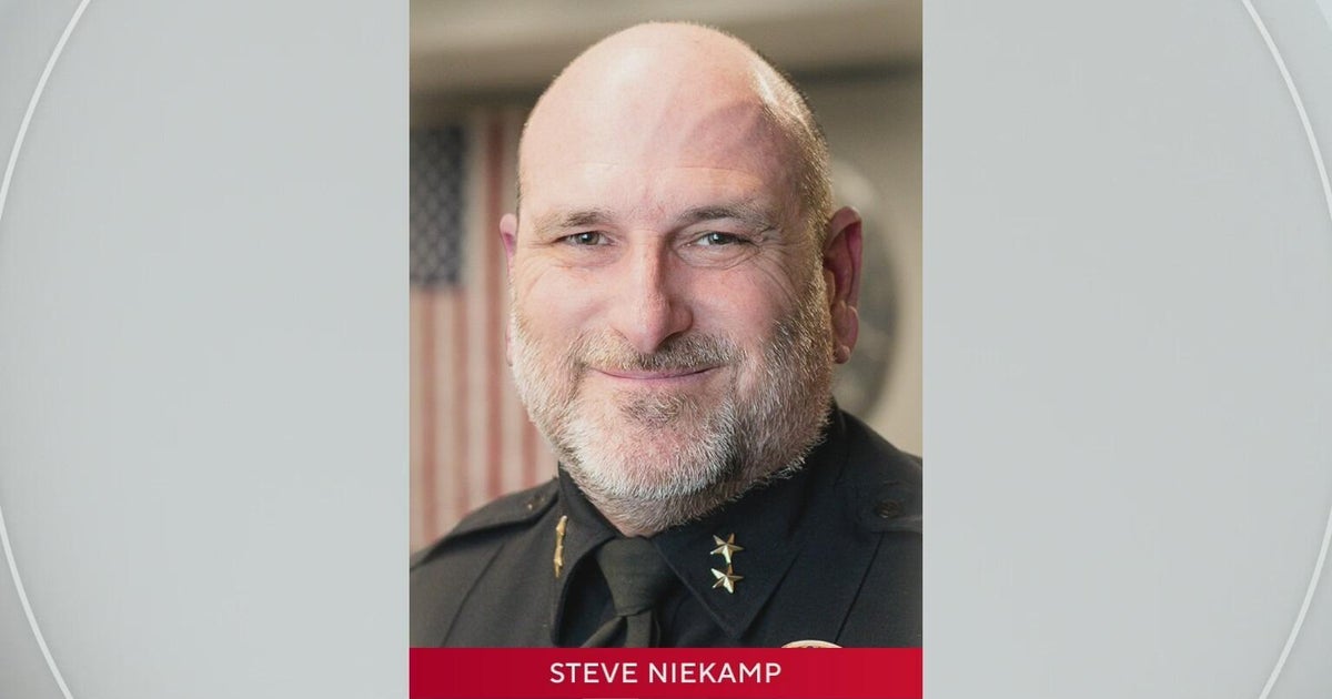 City of Hurst mourns sudden loss of longtime police chief - CBS Texas