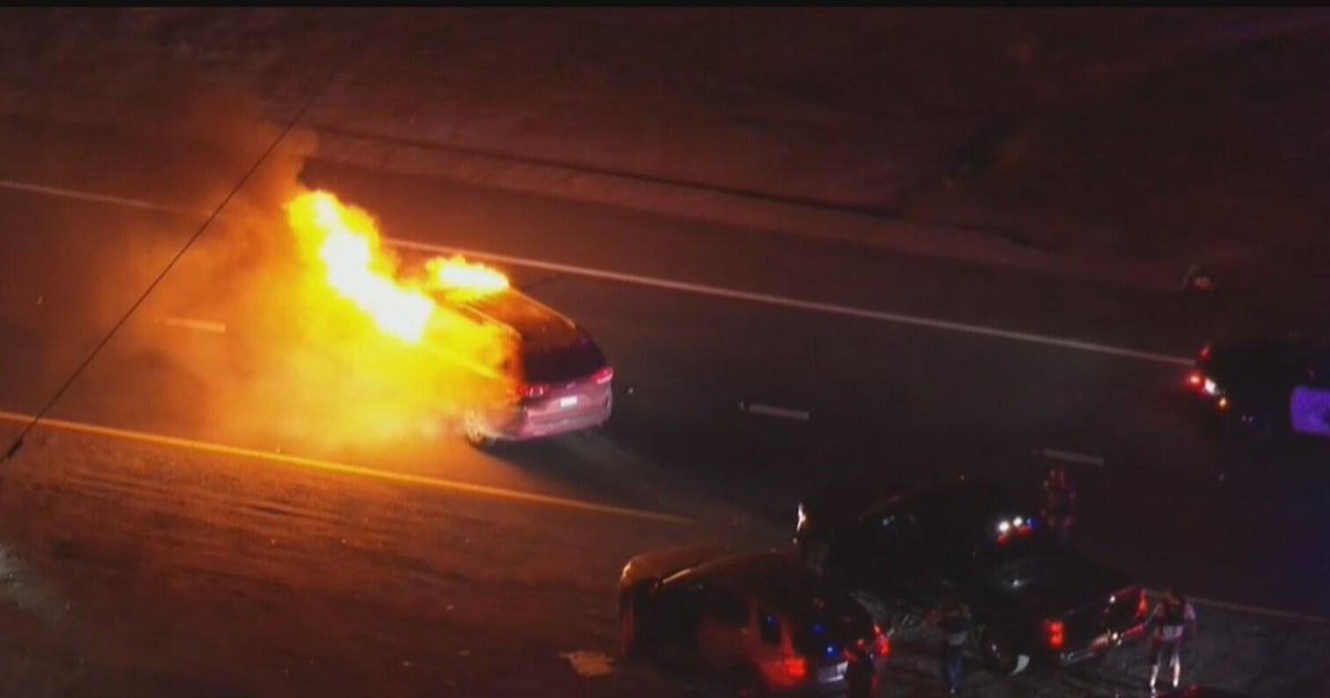 Minivan catches on fire after police pursuit ends in Fontana - CBS Los ...