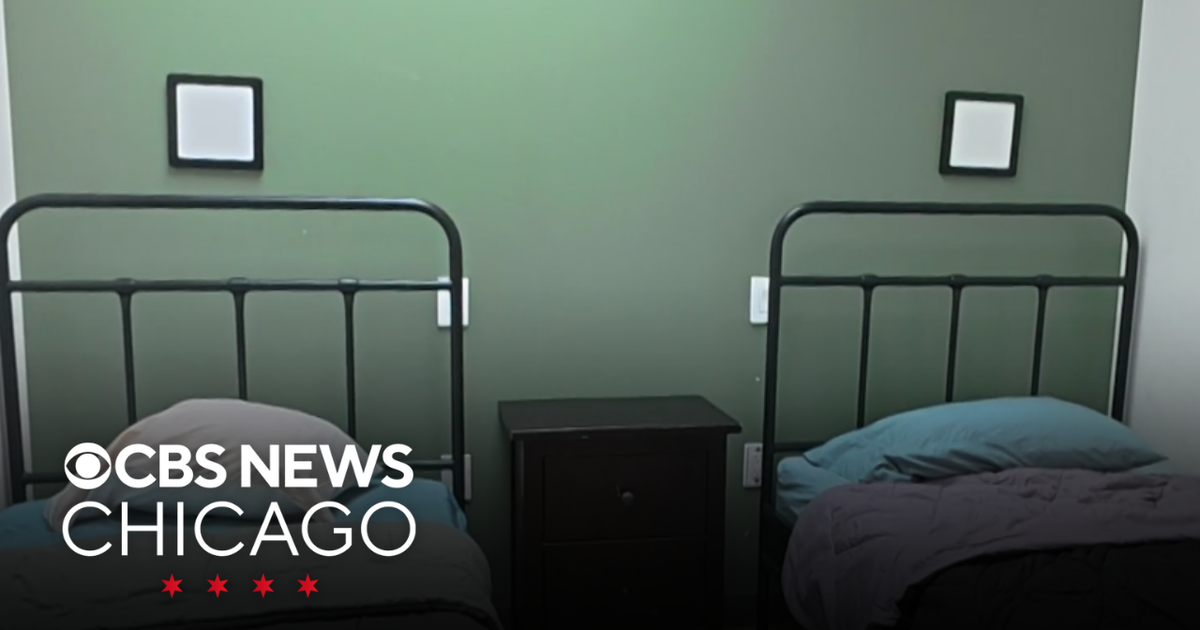 Shelter on Chicago's North Side offering first-of-its-kind dorm room ...