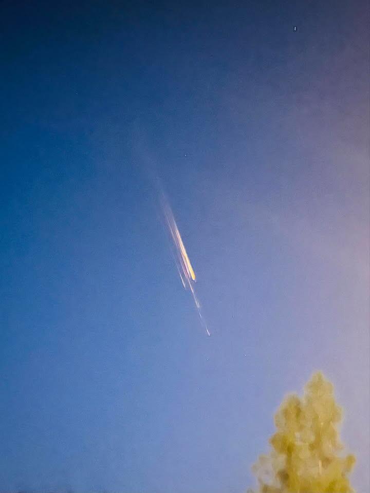 Video shows mysterious fiery streaks across Northern California skies ...