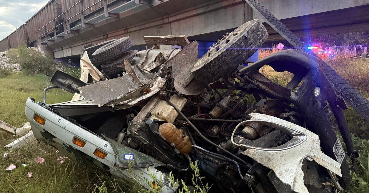 Occupants of 18-wheeler escape before Mansfield train crash, fire ...