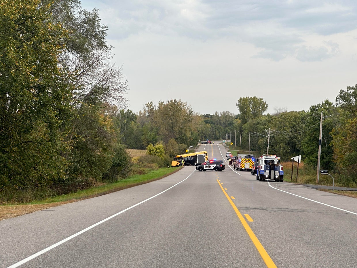 1 killed, 2 hurt in head-on crash between pickup truck, school bus in ...