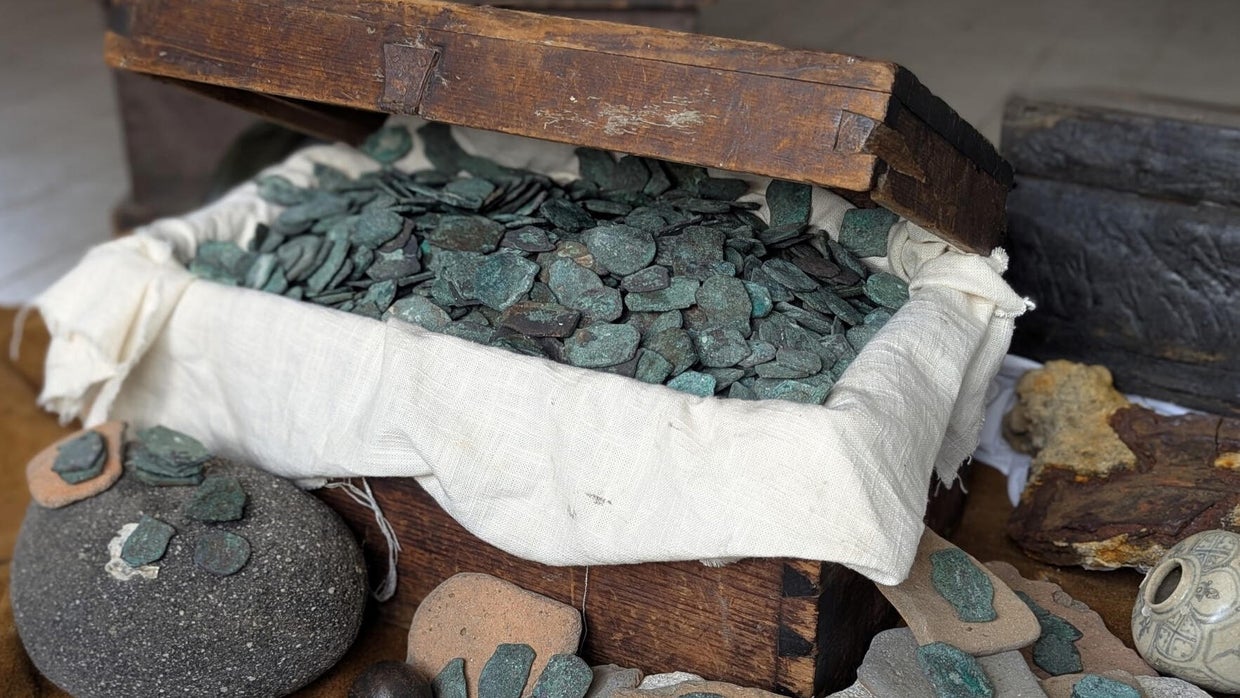Treasure hunters discover $1 million in gold and silver coins from 1715 ...