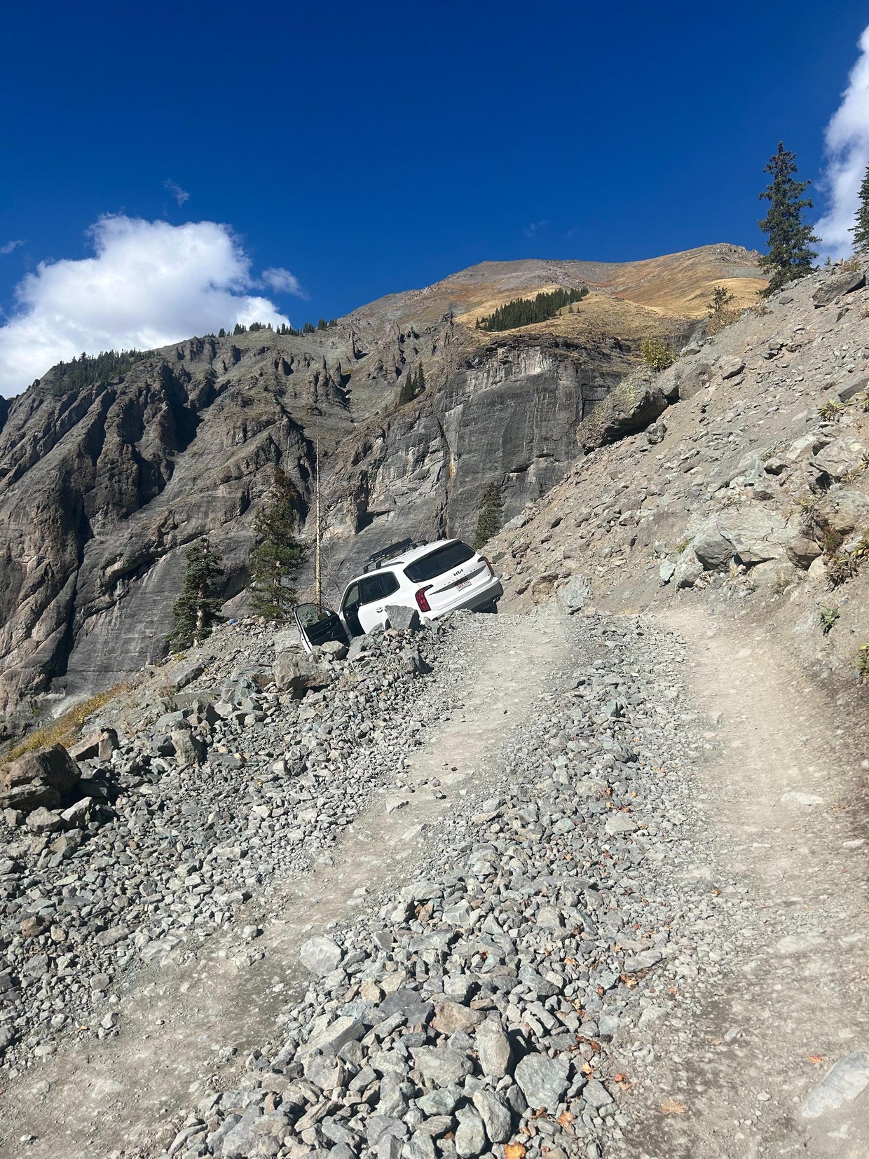 Black Bear Pass in southern Colorado reopens after Kia Telluride gets stuck near Telluride - CBS ...
