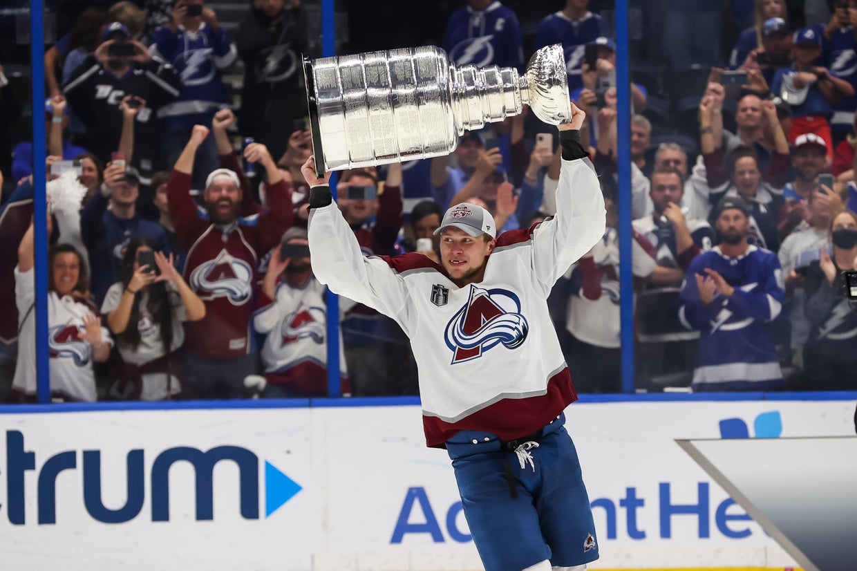 Defenseman Erik Johnson retires from professional hockey, won Stanley ...