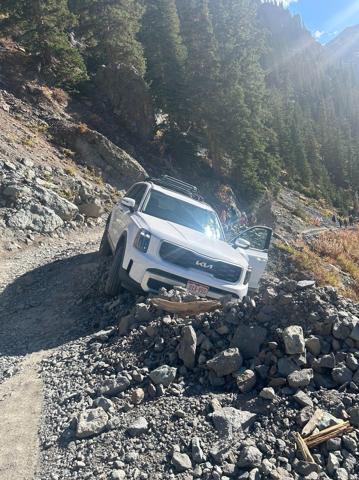 Black Bear Pass in southern Colorado reopens after Kia Telluride gets stuck near Telluride - CBS ...