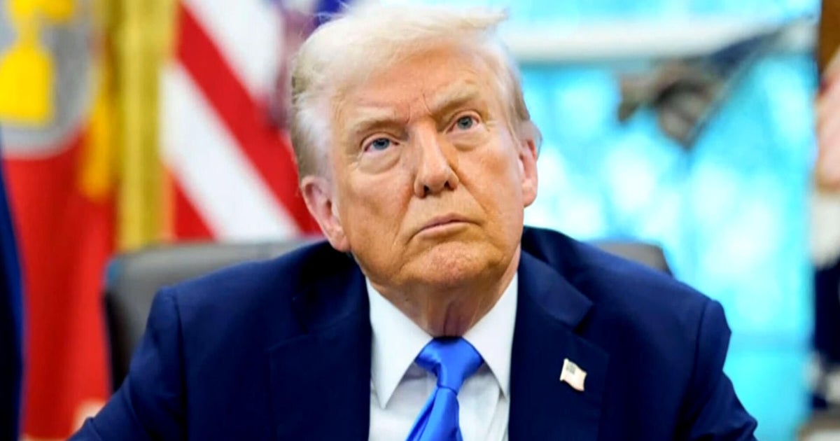 As government shutdown continues, White House weighs mass layoffs - CBS News