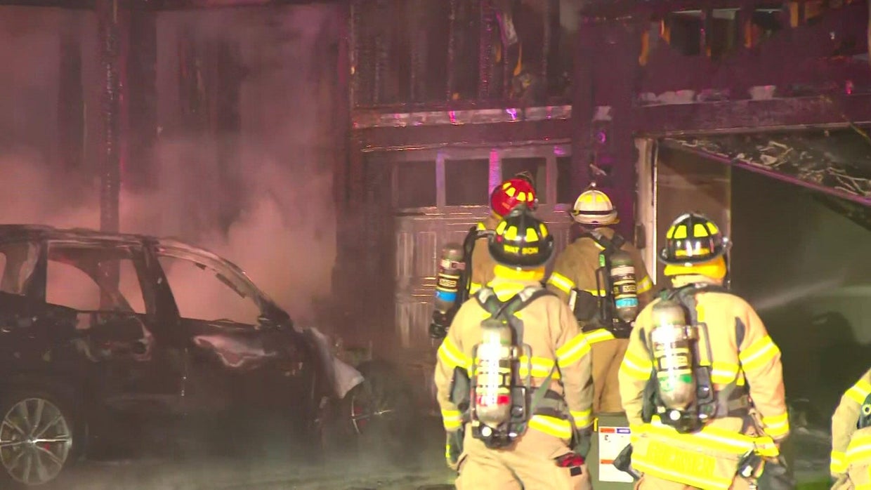 House fire in Maple Grove leaves family of 4 displaced - CBS Minnesota