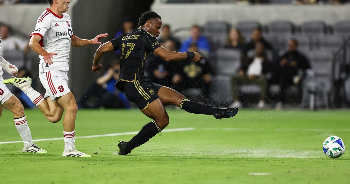 Jeremy Ebobisse and Frankie Amaya each score as LAFC beats Toronto 2-0 ...