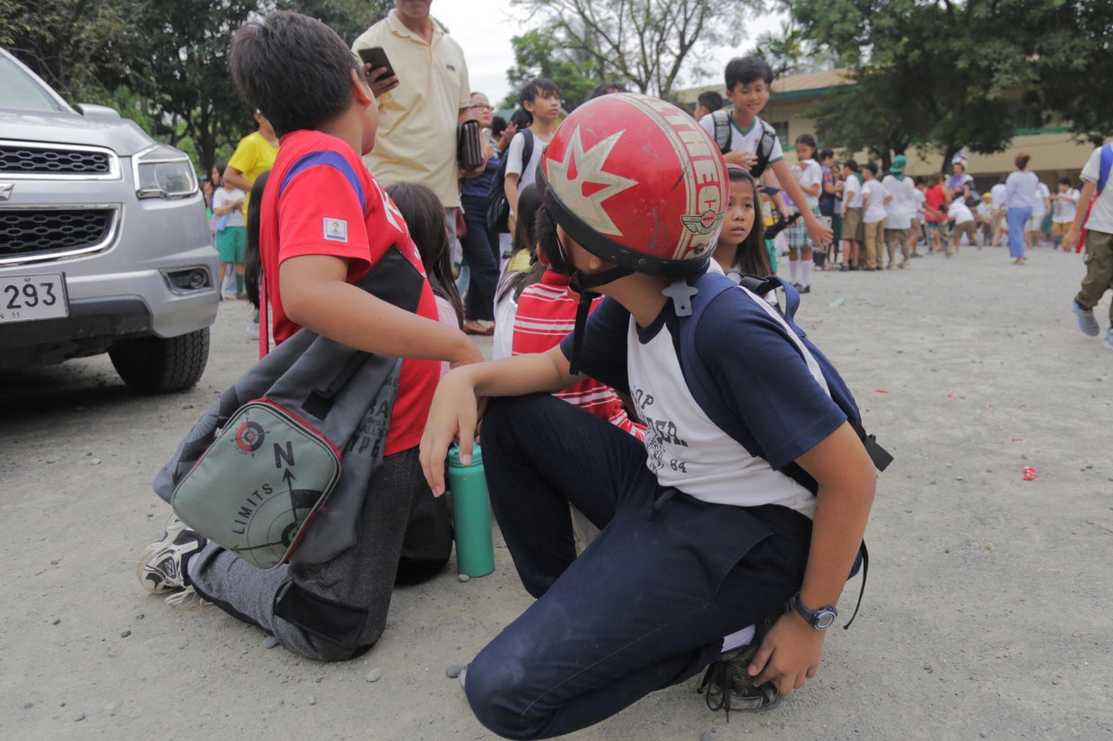 Powerful 7.4-magnitude earthquake strikes off coast of Philippines ...