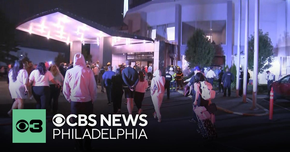Holiday Inn in South Philadelphia evacuated after fire breaks out; no ...