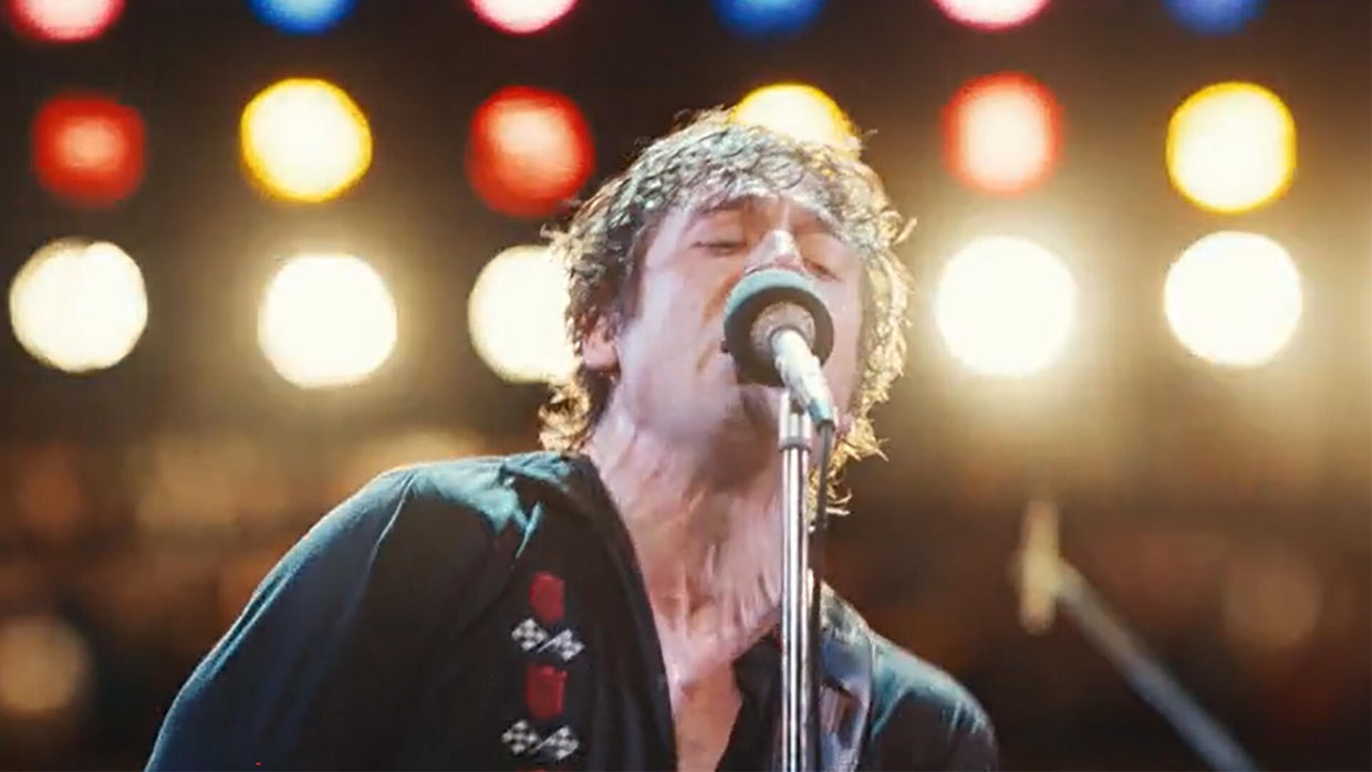 Jeremy Allen White on playing The Boss in "Springsteen: Deliver Me From ...