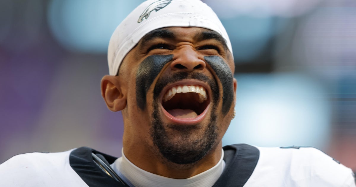 Jalen Hurts' clutch throws power Philadelphia Eagles past Minnesota ...