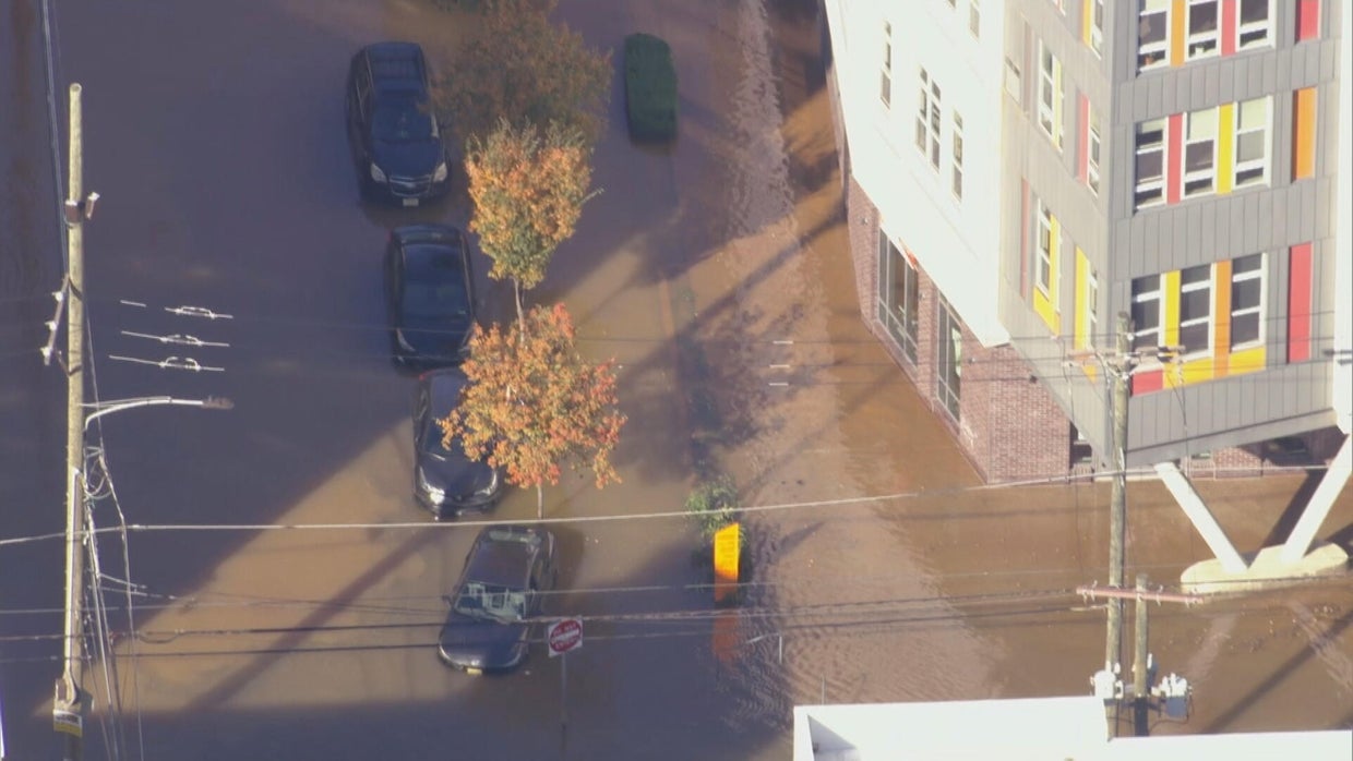 Water main break floods streets, swamps cars, damages homes in North ...