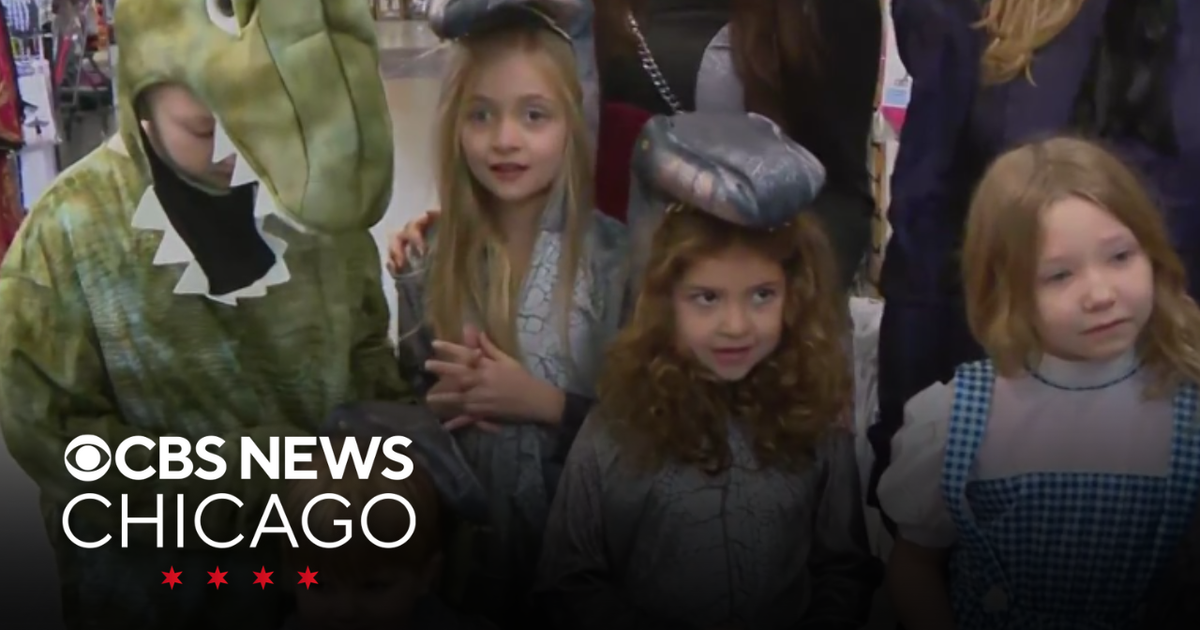 Find your last-minute Halloween costume at Chicago Costume - CBS Chicago