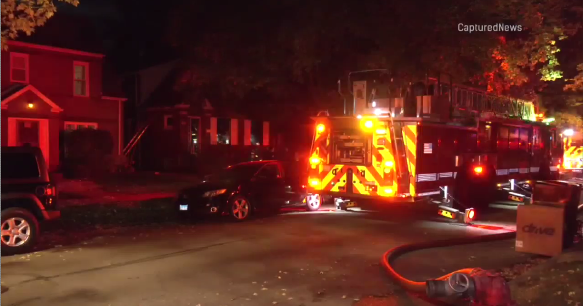 Man rushed to hospital from house fire in Chicago's Beverly ...