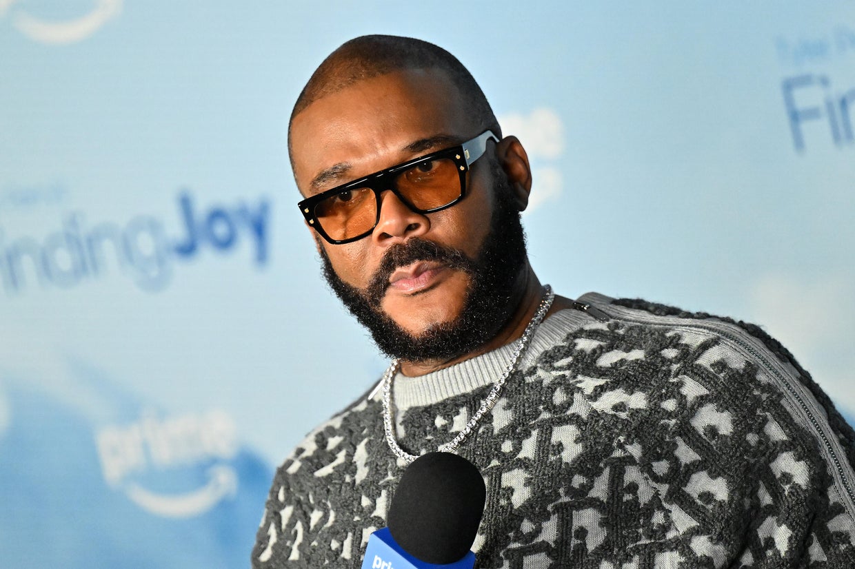 Tyler Perry donates $1.4 million to help Atlanta families facing food ...