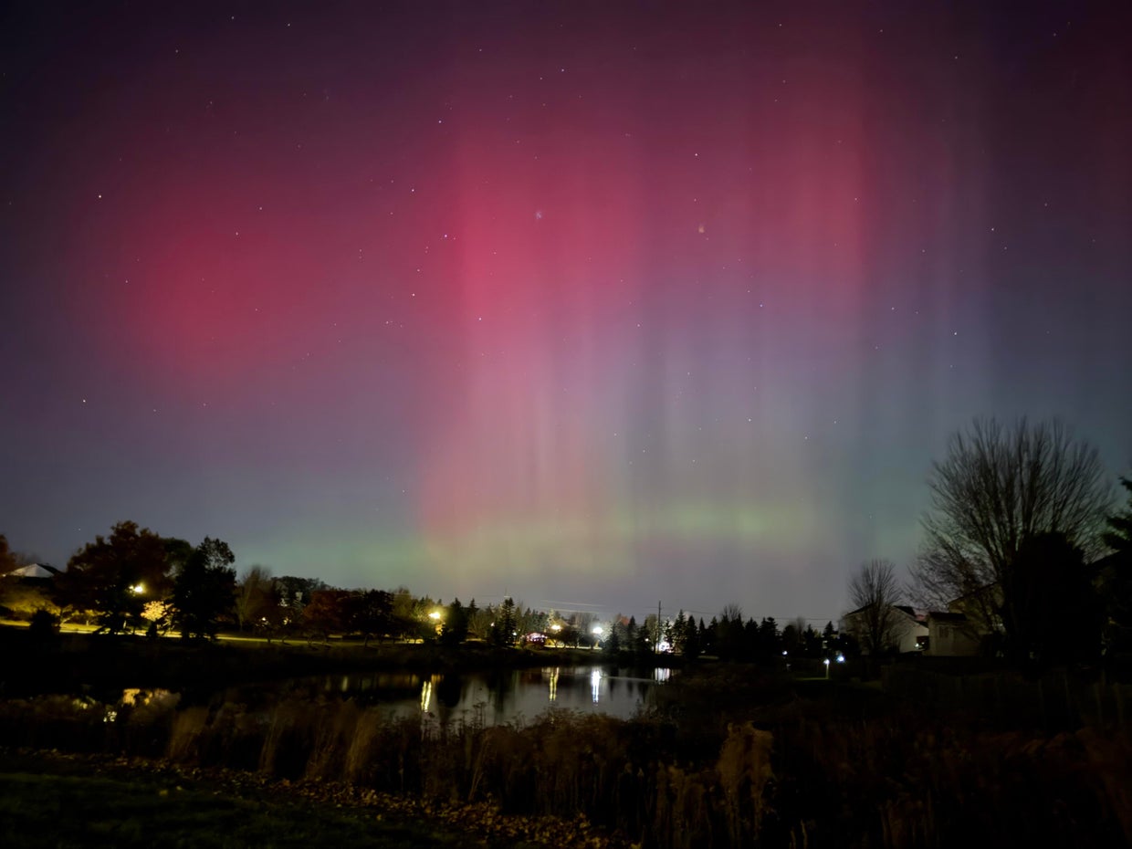 Chicago area bathed in northern lights
