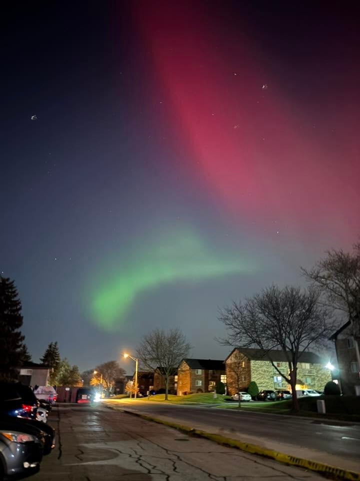 Chicago area bathed in northern lights