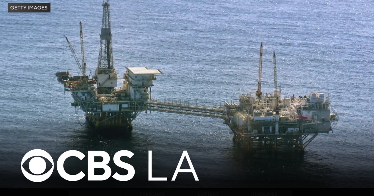 Trump administration proposes new oil rigs off California coast - CBS ...