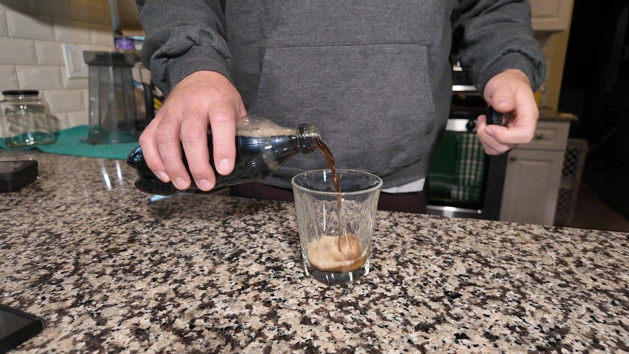 Knocking the color out of cola | Hey Ray - CBS Pittsburgh