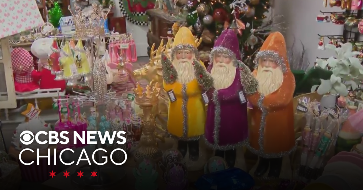 Celebrating the holidays in Long Grove - CBS Chicago