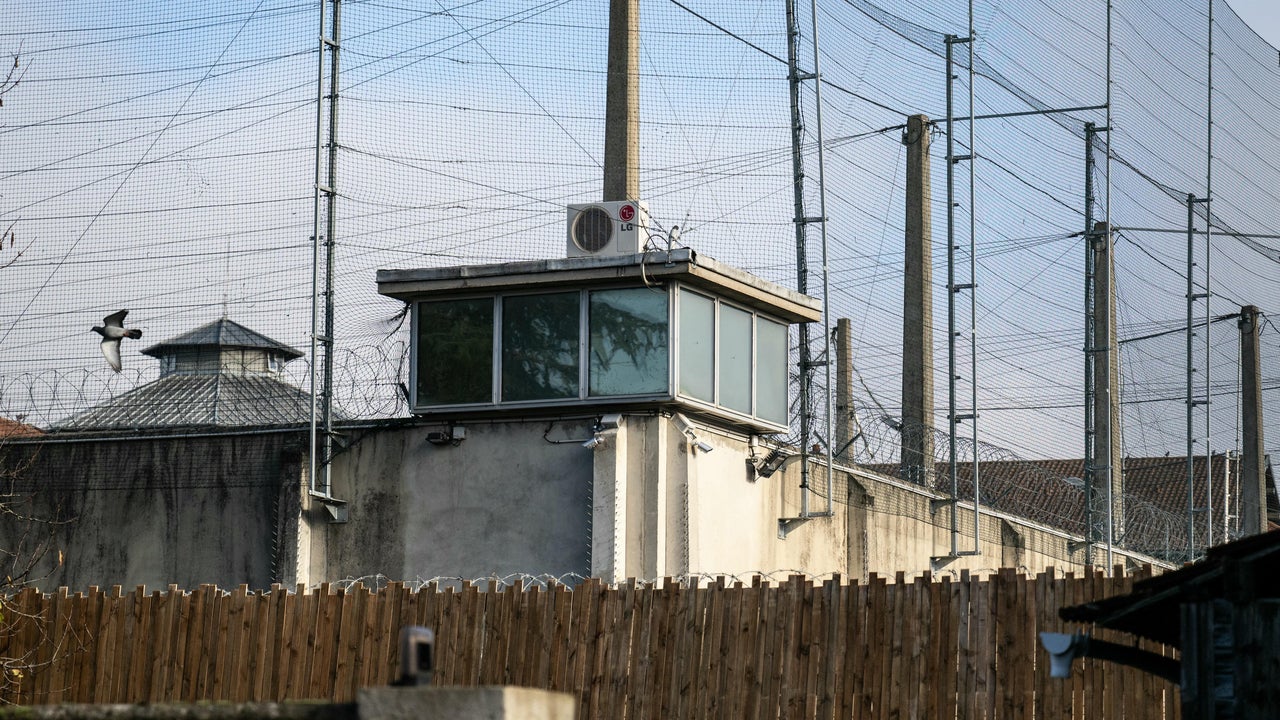Escaped Prisoner news - Today’s latest updates - CBS News