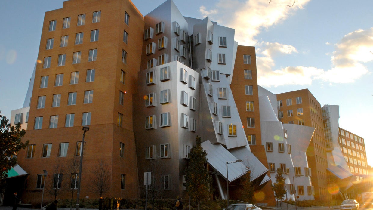 Frank Gehry left his mark on Massachusetts architecture with 2 notable ...