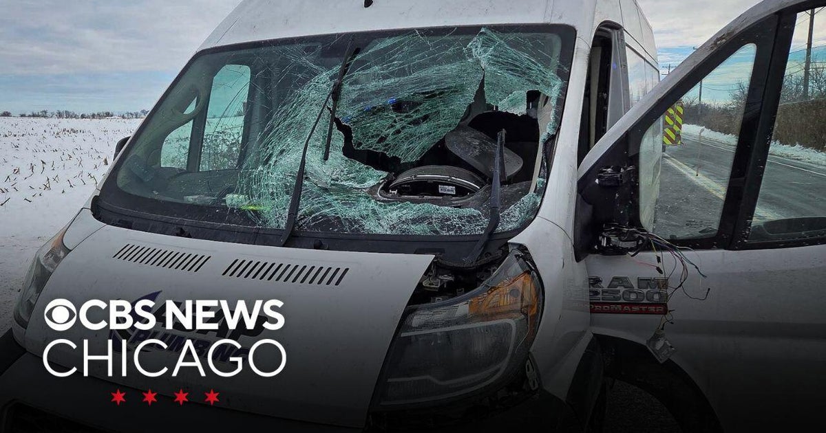Falling ice smashes van windshield in Marengo - CBS Chicago