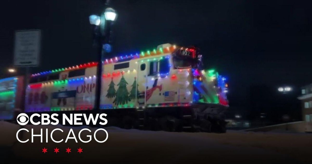 Metra brings back Operation North Pole holiday train - CBS Chicago