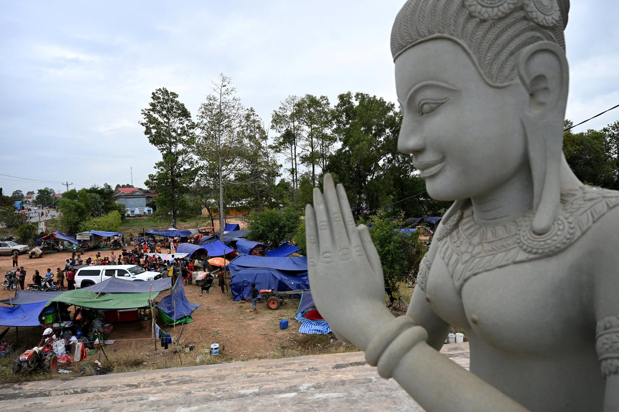 Renewed Cambodia-Thailand fighting rages, but Trump says he will "make ...
