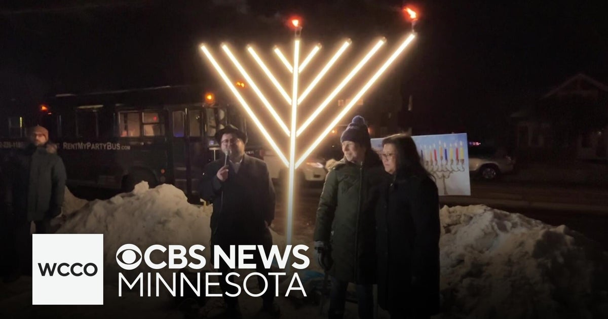 Jewish Minnesotans mark first night of Hanukkah - CBS Minnesota