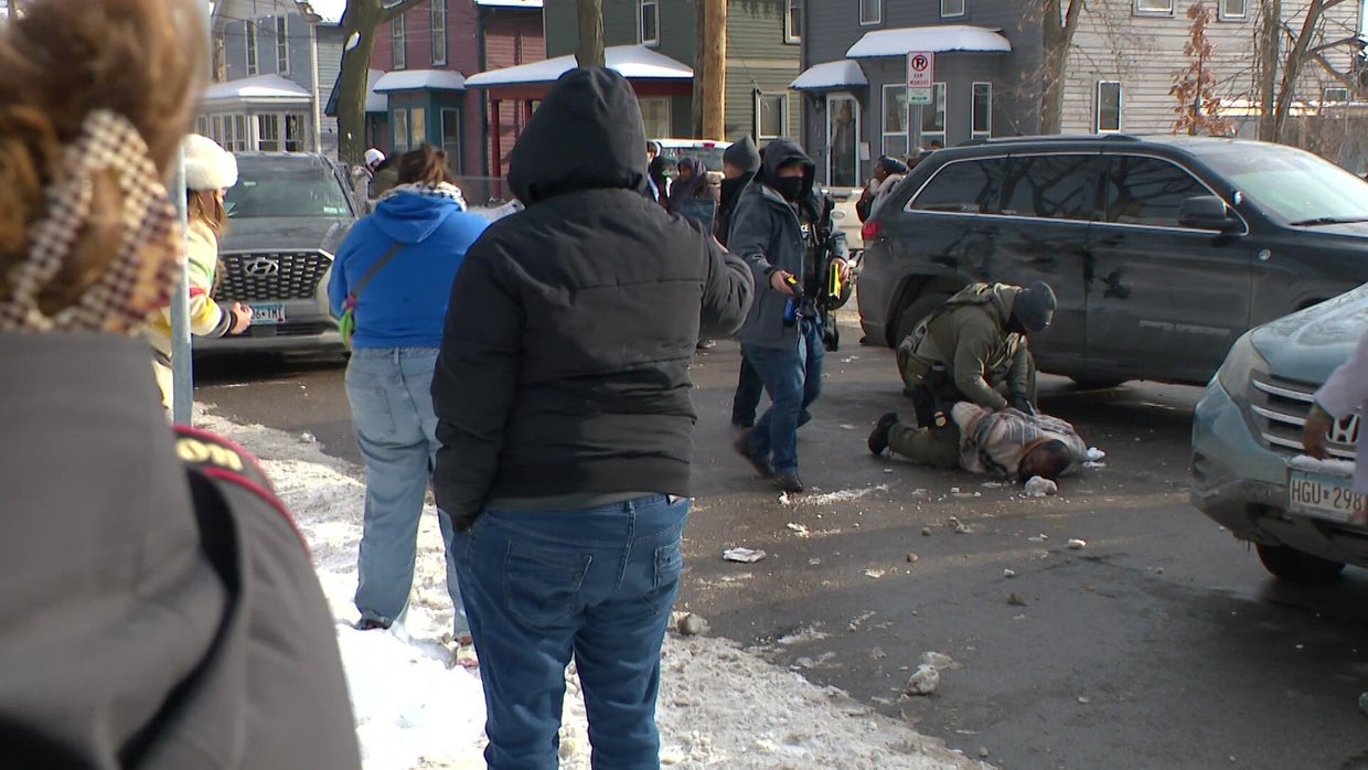 ICE agents clash with dozens of residents in streets of south ...