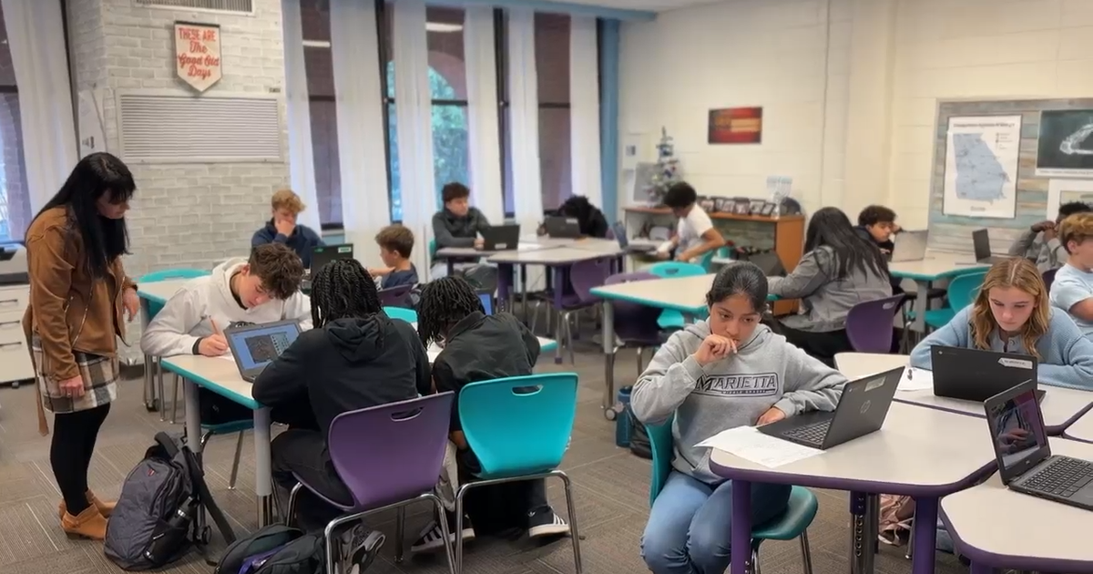 Marietta middle schools see gains after yearlong cellphone ban - CBS ...