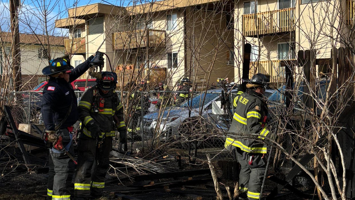 Boulder firefighters rush to put out fence fire amid dangerously strong ...
