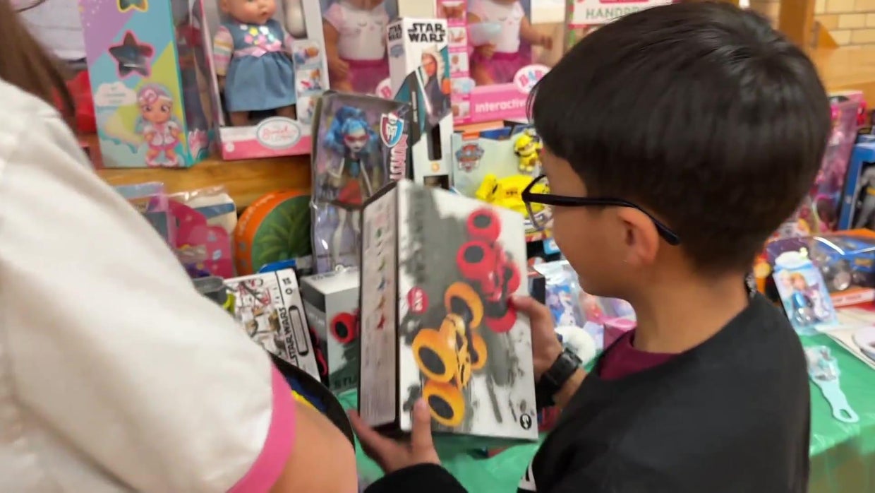 Boys and Girls Clubs of Metro Denver members enjoy big holiday party ...