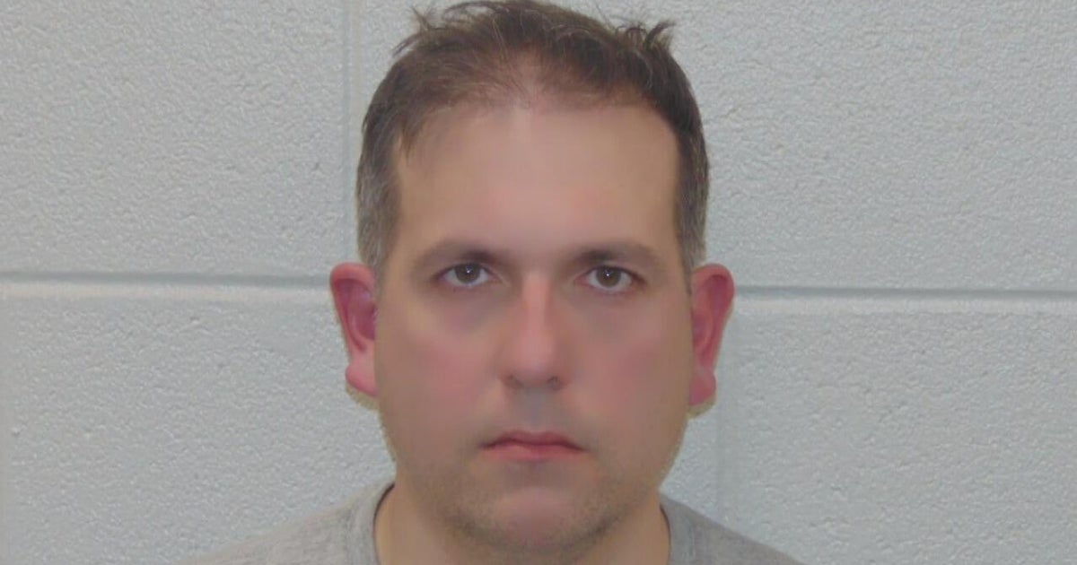 Dallas police officer arrested in DWI case - CBS Texas