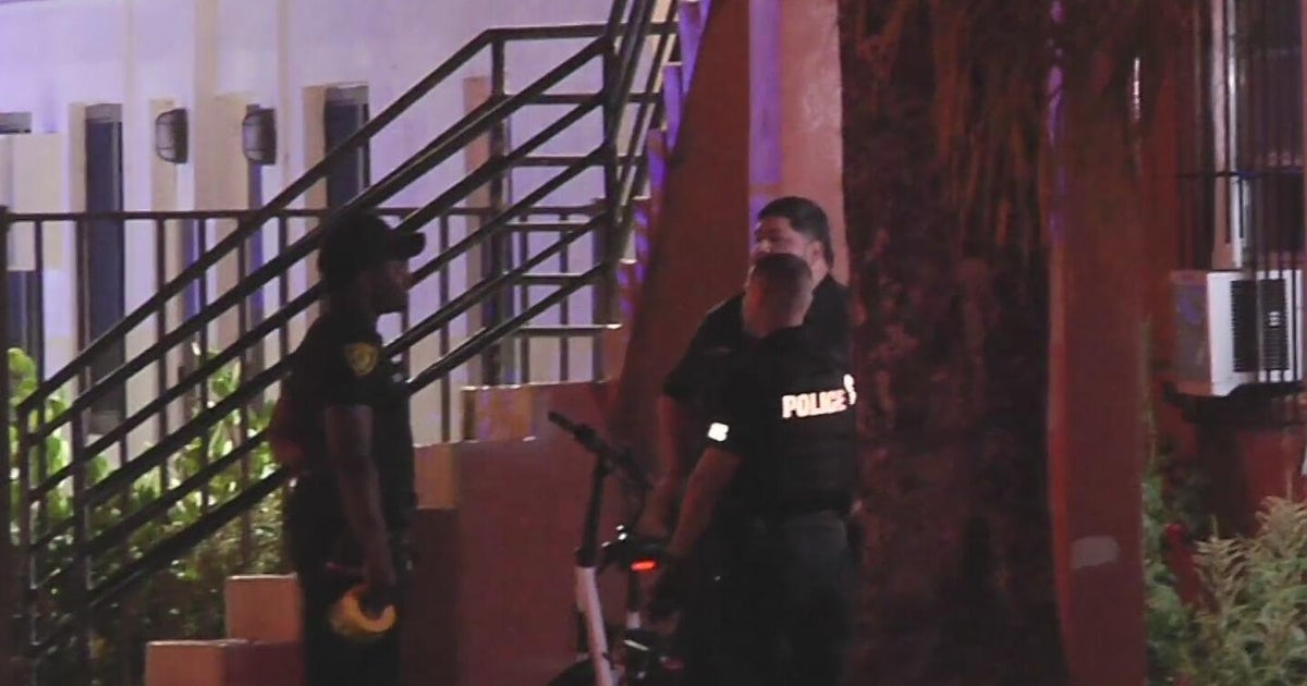 Fatal Miami-Dade double shooting caught on Facebook Live - CBS Miami